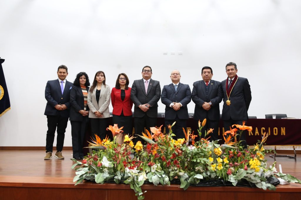 MAGISTRADO EL TC PEDRO HERNÁNDEZ PRESENTÓ SU LIBRO «EL CONTROL DEL ...